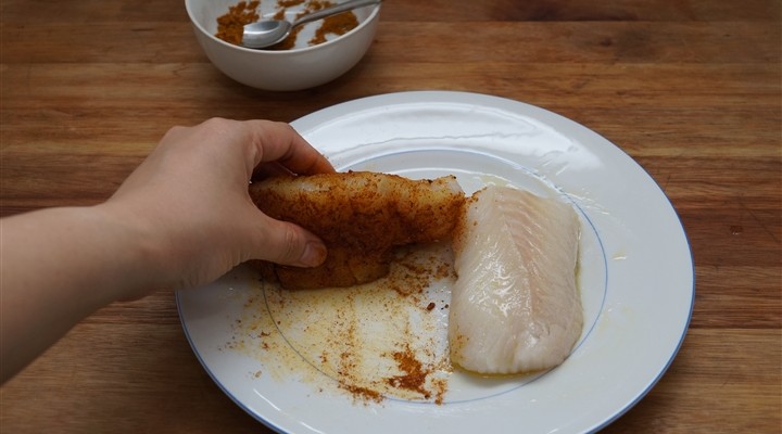 Gebakken Kerrie Vis Recept | Foodictive